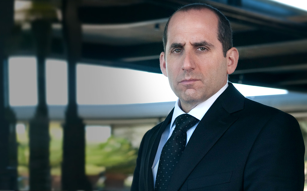 Lee Drexler Played by Peter Jacobson - Ray Donovan | SHOWTIME
